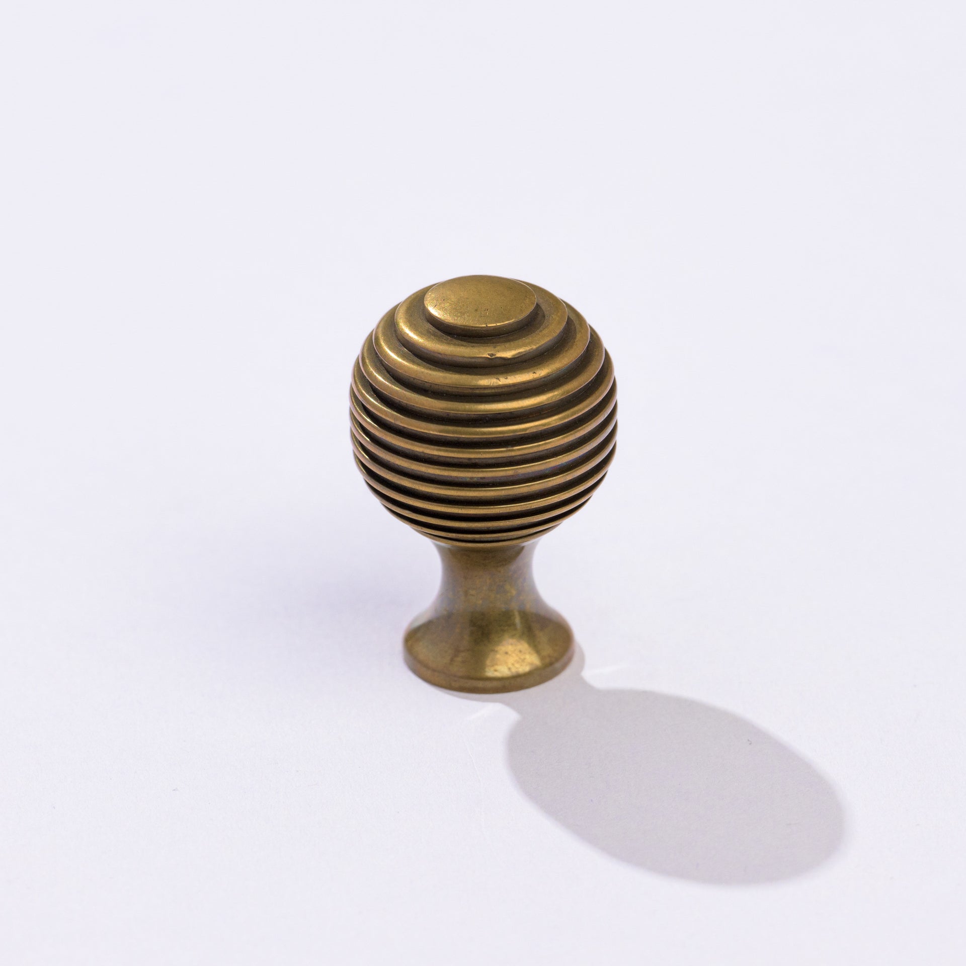 The Edit Beehive Reeded knob – Art and Forge